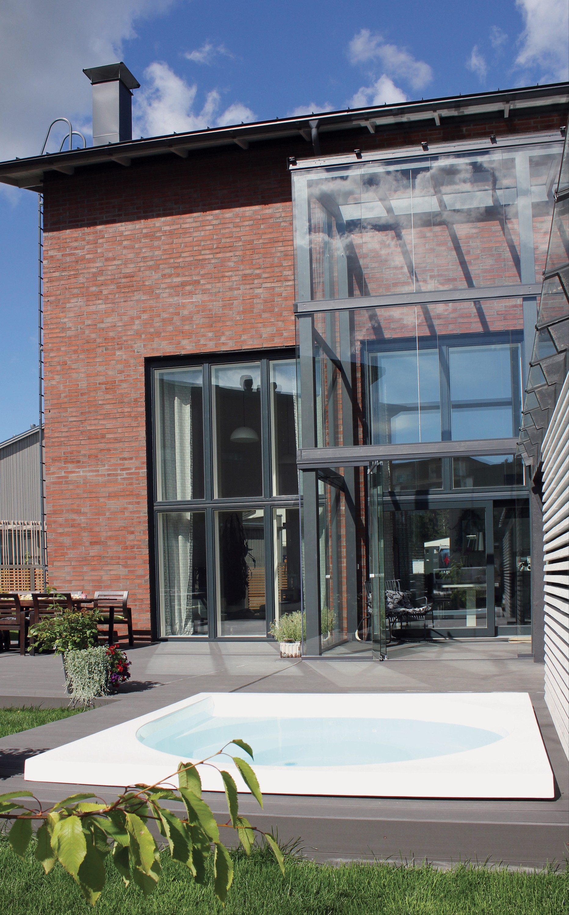 Ruskonkirjava Makasiini