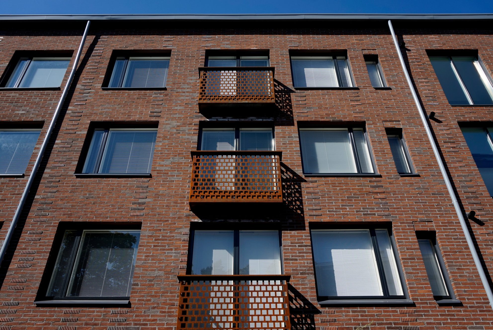 Ruskonkirjava Makasiini